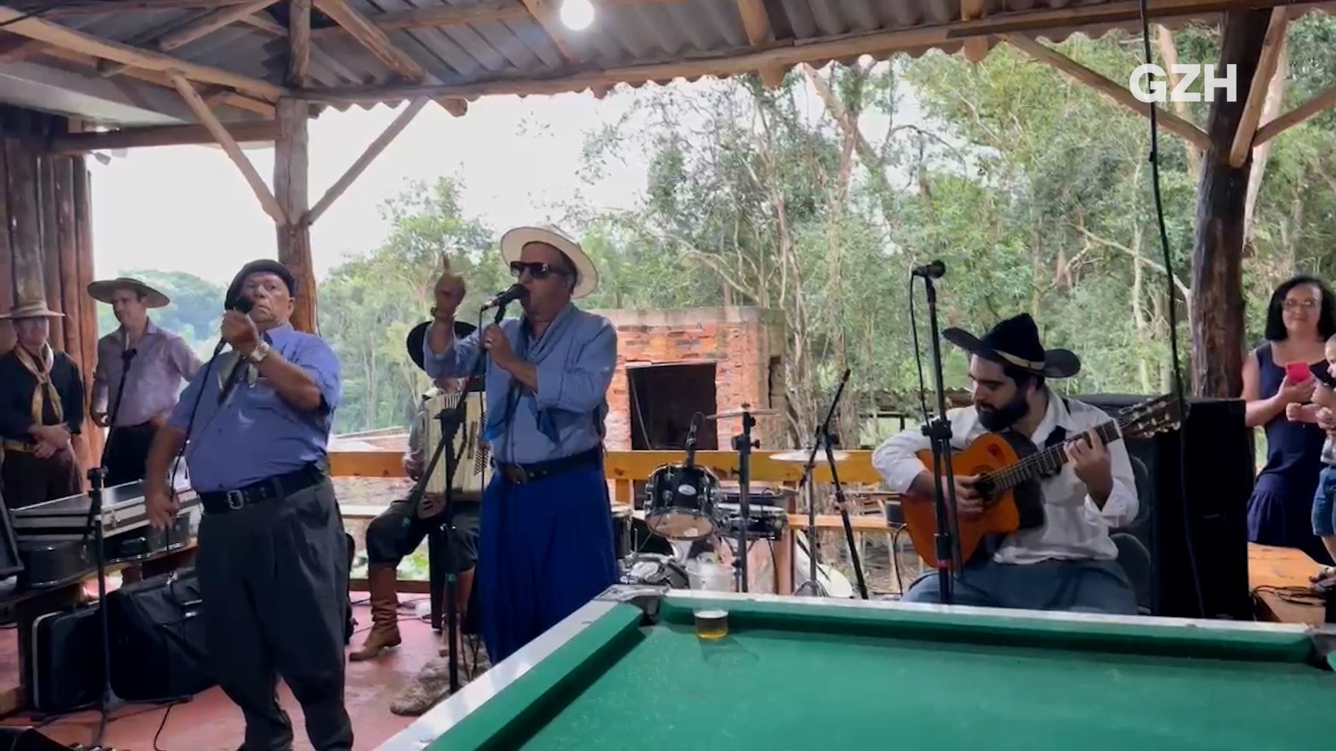 Festa de aniversário do cantor Baitaca dura mais de 15 horas com trova ...