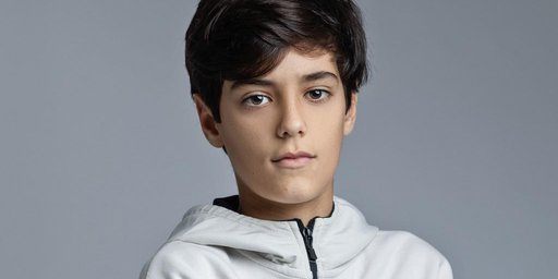 Conheça o ator mirim que vive dois personagens em "Terra e Paixão" | DG