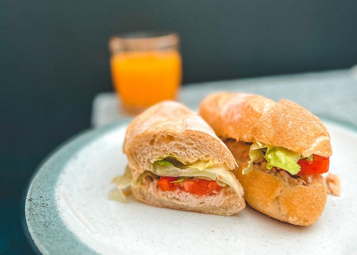 Com Cinco Tipos De Mil Folhas E Clássicos Da Confeitaria Francesa