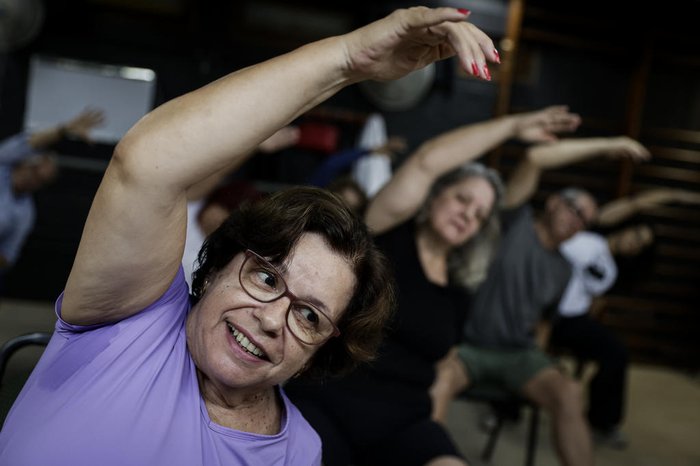Grupo pratica dança para aliviar sintomas da doença de Parkinson | GZH