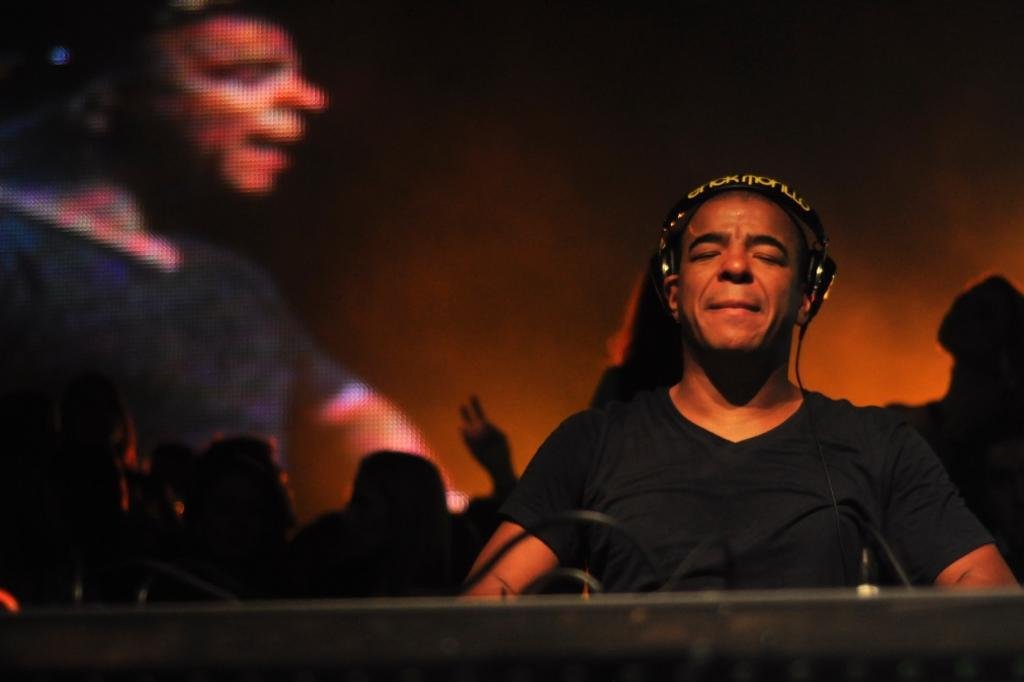 DJ Erick Morillo, do hit "I Like to Move It", morre aos 49 anos | GZH