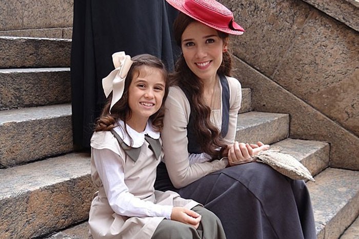 Eliz David chama a atenção em 'Lado a Lado' | Pioneiro