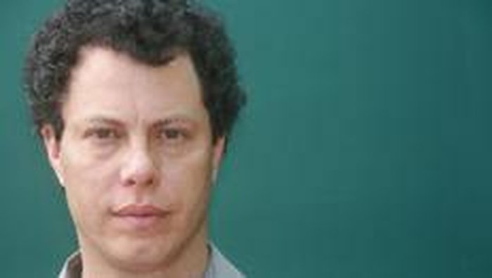Camilo Tavares, diretor de "O Dia que Durou 21 Anos", fala sobre o ...