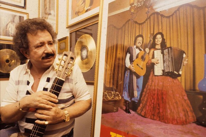 Nos 28 anos da morte de Teixeirinha, relembre a carreira e a vida do ...