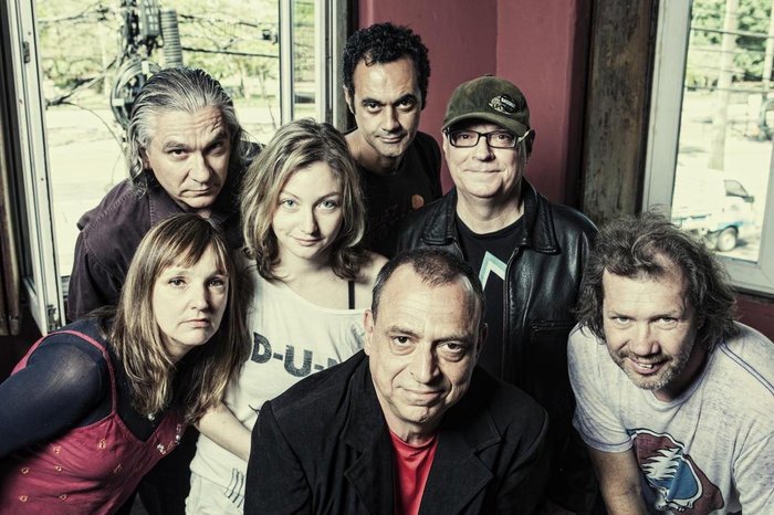 Os Replicantes celebram 30 anos em show com integrantes de diferentes ...