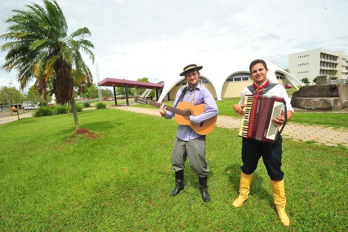 Um ano depois, o sucesso de Germano & Lawrence se mantém | GZH