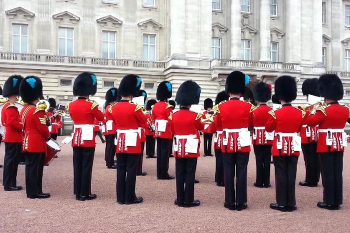 Guarda da rainha Elizabeth II toca trilha de "Game of Thrones" | GZH