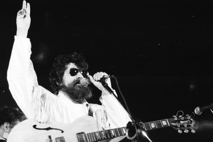 Conheça aplicativos que ensinam violão e aprenda a "tocar Raul" | DG