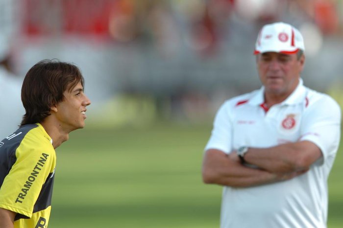 Reencontro com o "filho": relembre a parceria entre Abel e Nilmar no ...