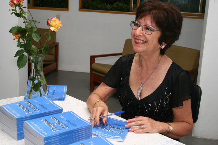 Aos 76 anos, morre a professora e escritora Ruth Farias Larré | DG