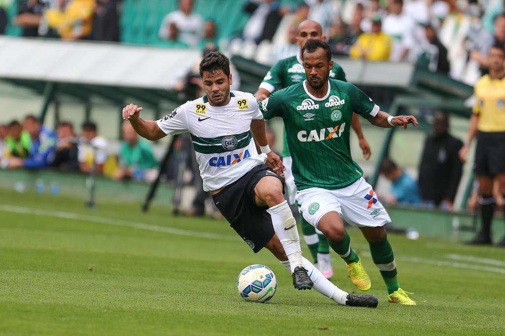 VÍDEO: confira gols de Henrique Almeida, atacante pretendido pelo Inter ...