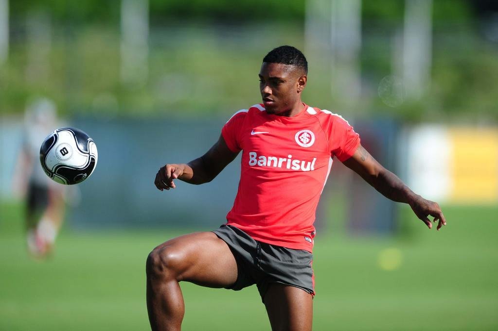 Vitinho aposta em "três vitórias com boas apresentações" para Inter ...