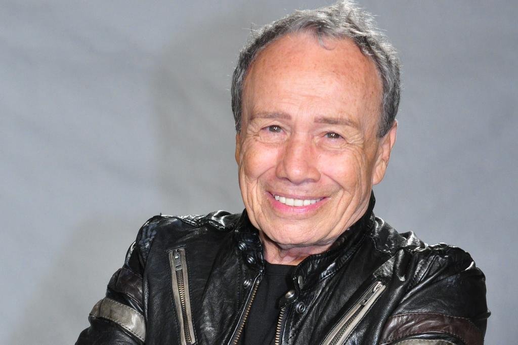 Stênio Garcia revela que usava salto no início da carreira para entrar ...