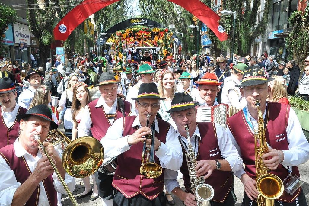 Outubro é mês de Oktoberfest: saiba quais são e escolha a sua | GZH