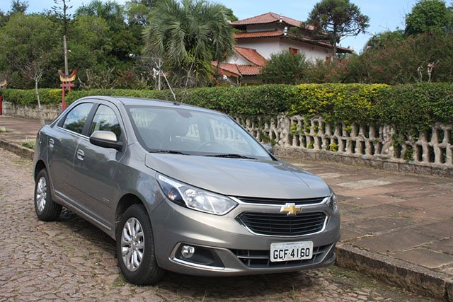 Chevrolet Cobalt 2016, visual valorizado, amplo espaço interno e mais ...