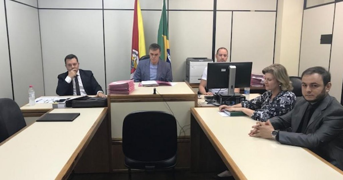 Justiça Começa A Ouvir Testemunhas De Mãe E Padrasto Acusados De