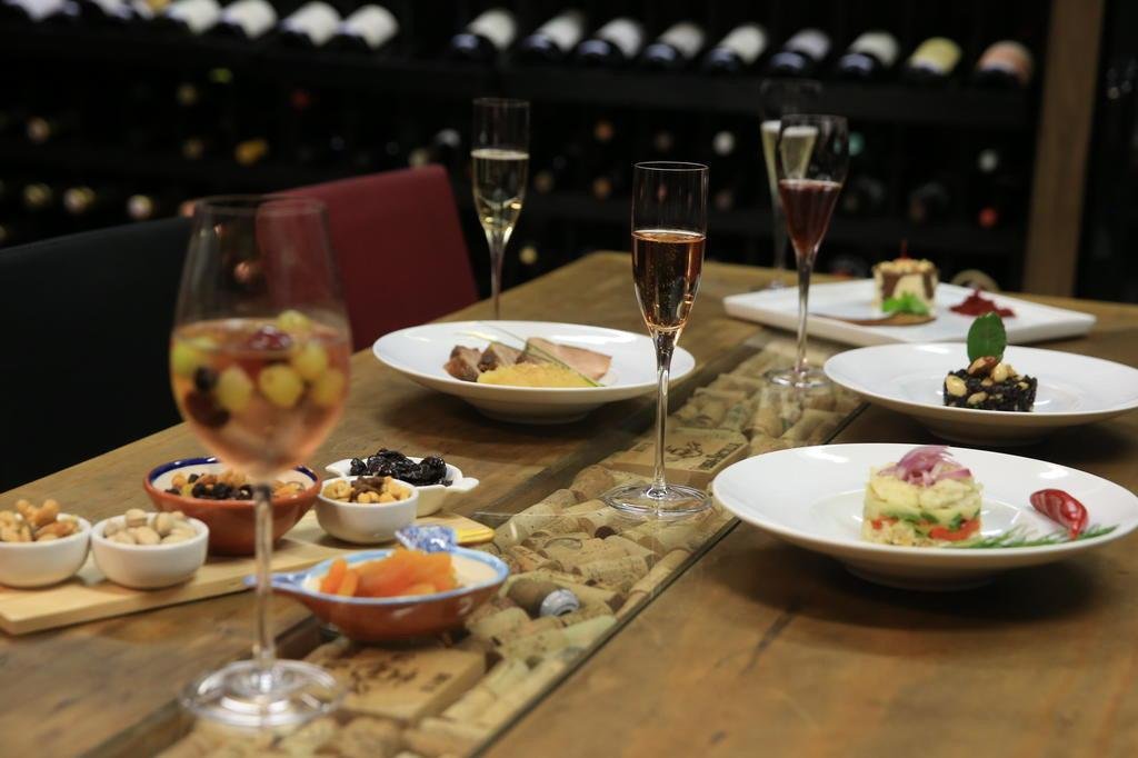 Vídeo Aprenda A Combinar Espumantes Com Os Pratos Da Ceia Gzh