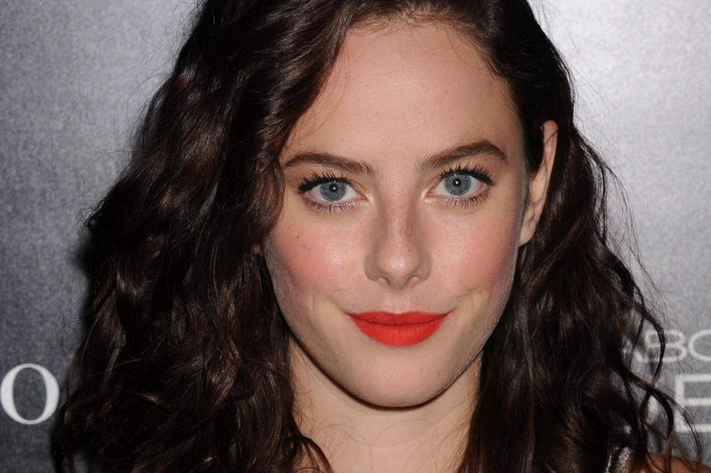 Atriz Kaya Scodelario fala sobre o abuso sexual que sofreu aos 12 anos ...