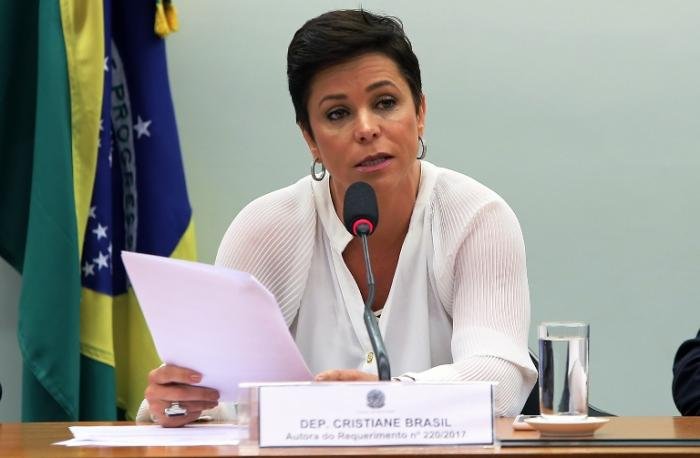 Cristiane Brasil se diz aliviada com volta à Câmara e reclama de ...
