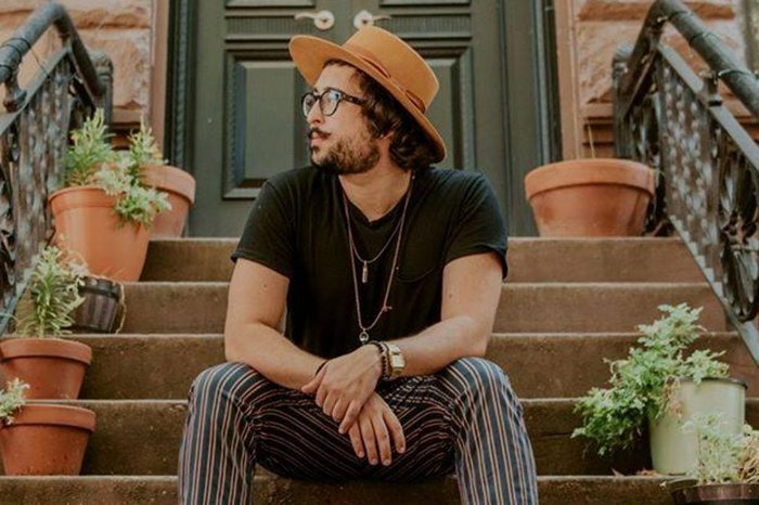 A voz brasileira mais ouvida no Exterior: conheça Zeeba, atração do Z ...