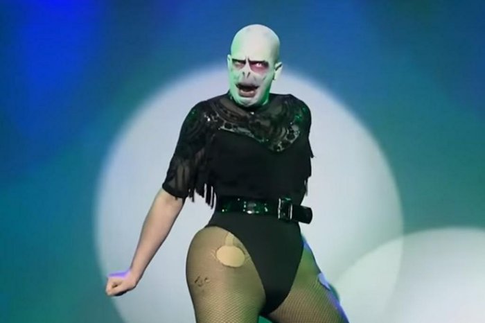 VÍDEO: drag queen vestida como Lord Voldemort dança Ariana Grande e ...