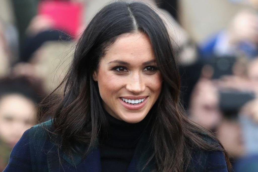 Meghan Markle usa vestido disponível na Amazon, e modelo esgota em ...