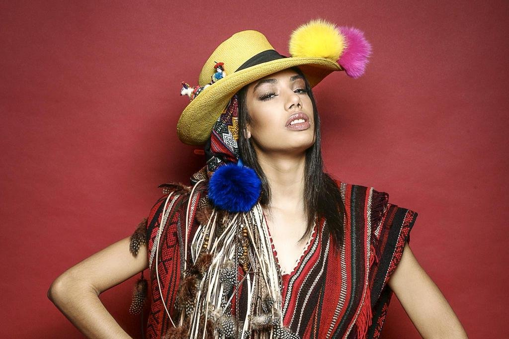 Editorial! A colorida, divertida e multicultural moda inspirada no Peru ...