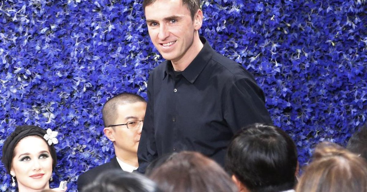 Sucesso A Estreia De Raf Simons Na Alta Costura Da Dior Donna