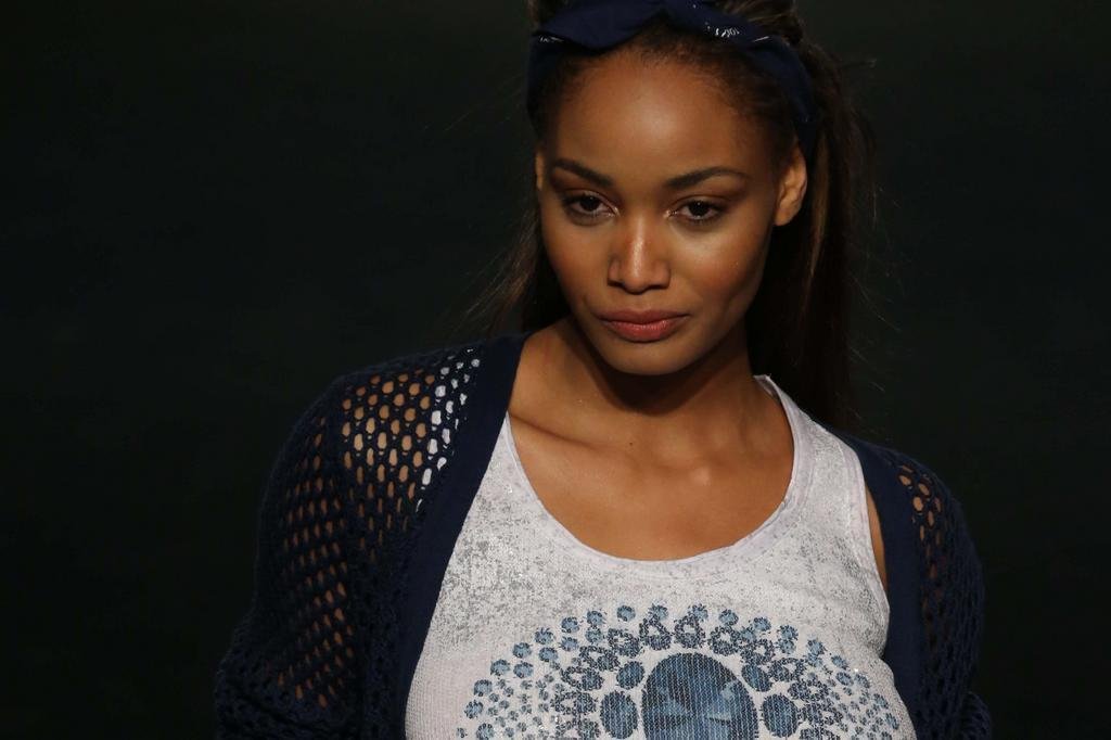 Mandi traz o branco total para a passarela do Donna Fashion | Donna