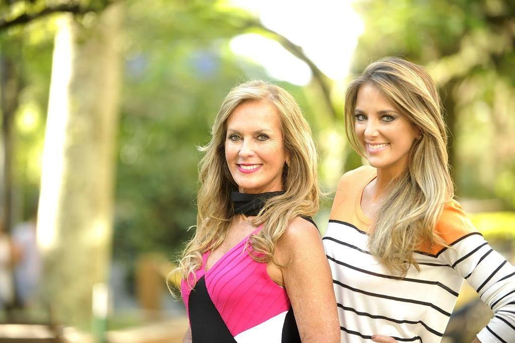 Helô Pinheiro conta em livro sua vida como a Garota de Ipanema | Donna