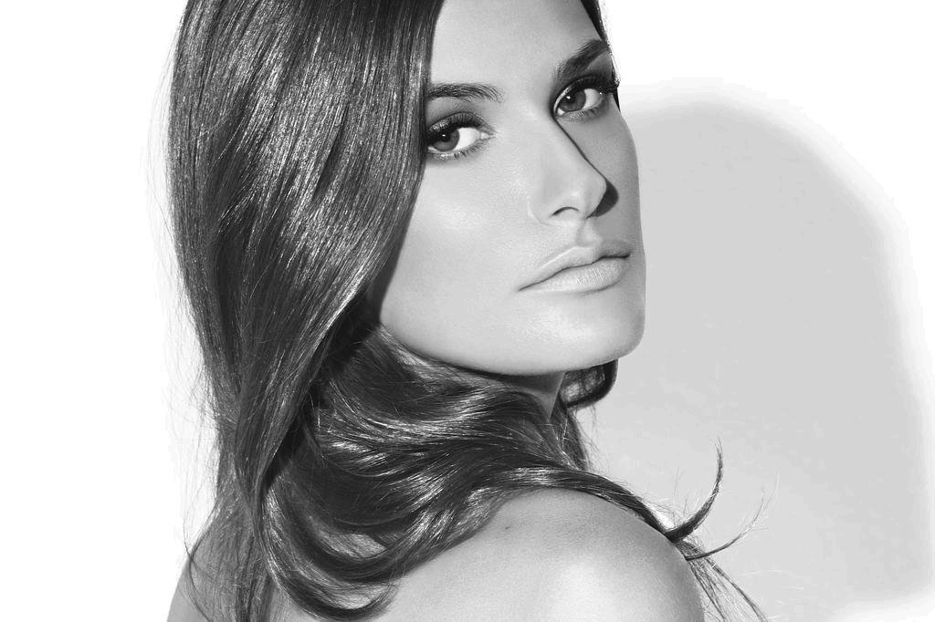 Entrevista: Carol Francischini diz estar focada apenas no trabalho | Donna