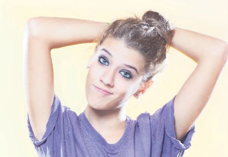 Um editorial de moda em GIFs: looks para festivais com Bela Leindecker ...