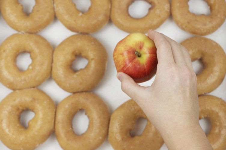 Hoje é o "dia da gula": 7 dicas para não passar dos limites | Donna