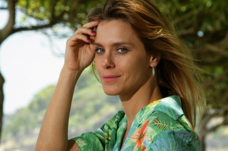 "Laços de Família" no Viva: Carolina Dieckmann relembra a cena em que ...