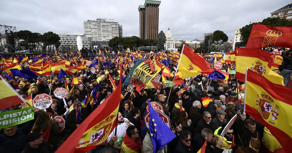 Protesto de direita reúne 45 mil pessoas em Madri contra presidente da ... Protesto de direita reúne 45 mil pessoas em Madri contra presidente da ...