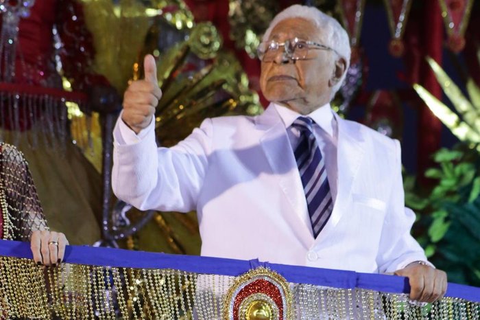 O desfile que emocionou o ex-governador Alceu Collares no Carnaval de ...