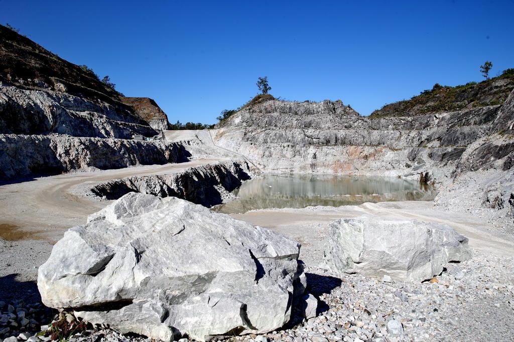 Entenda como é produzido o calcário, insumo essencial para a correção ...