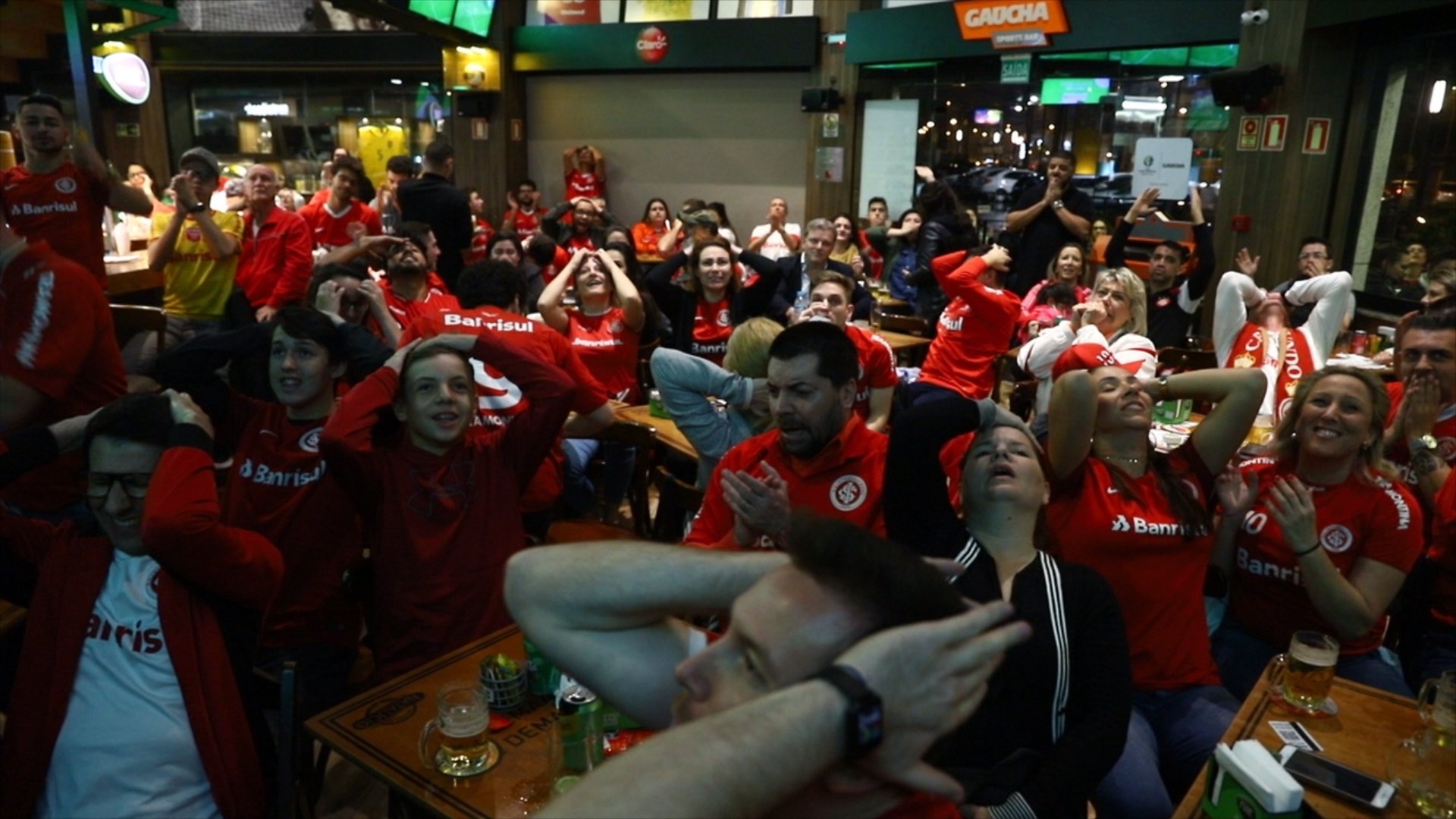 VÍDEO: as reações da torcida do Inter na primeira partida da final da ...