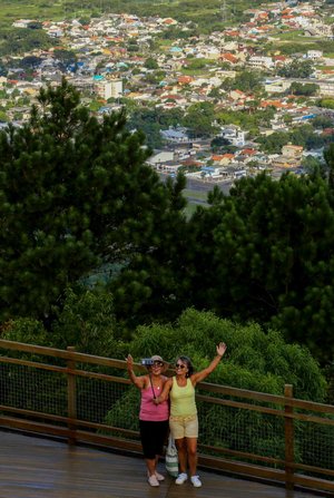 Conheça o passeio gratuito que leva visitantes de Dindim até o Morro da ...