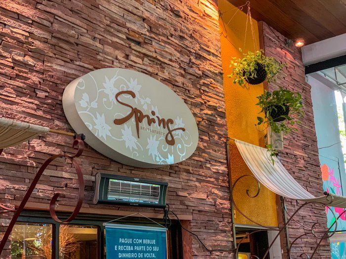 Spring: releituras refinadas do menu brasileirinho | Curitiba ...