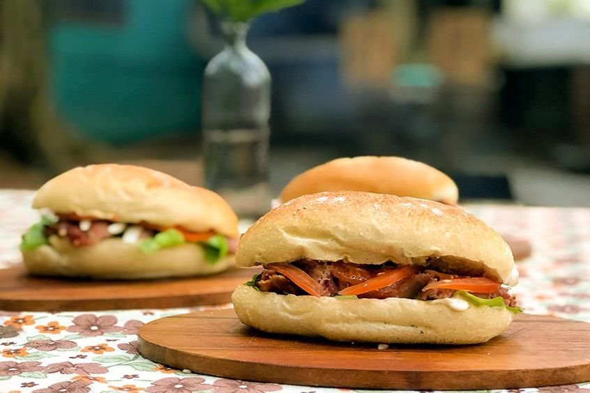 Sanduíche de filé com bacon | Destemperados