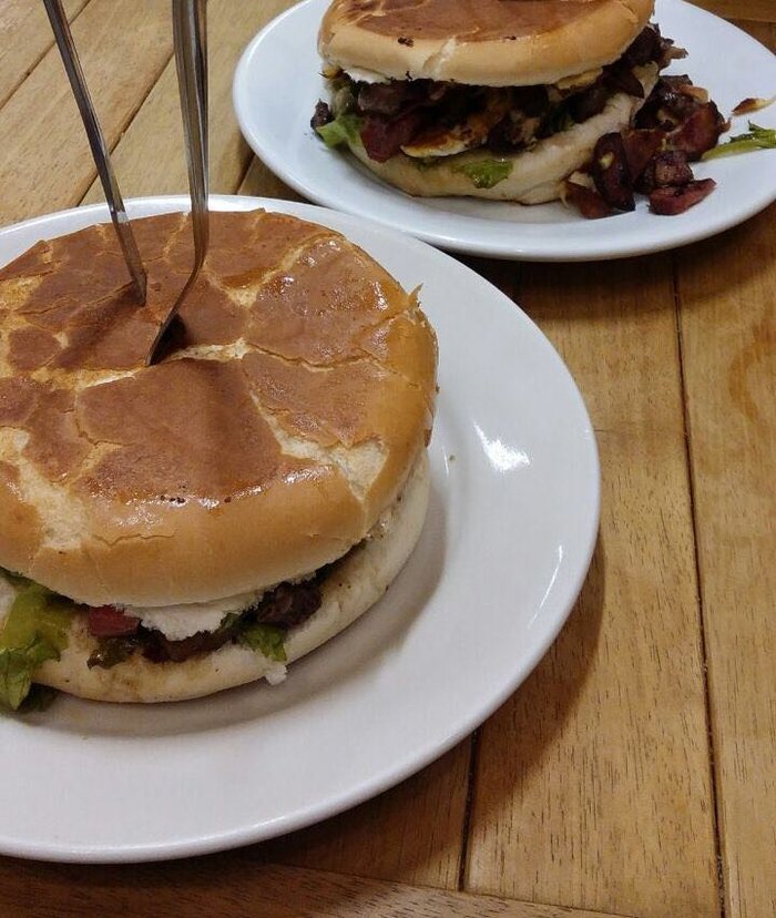 25 lugares para comer xis no RS | Destemperados