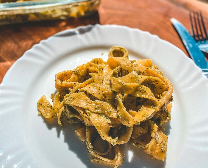 Massa ao pesto: aprenda uma receita em quatro passos | Destemperados