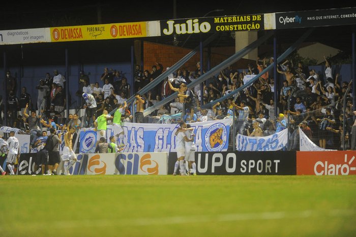 O feito do Glória de Alê Menezes merece ser enaltecido | Pioneiro