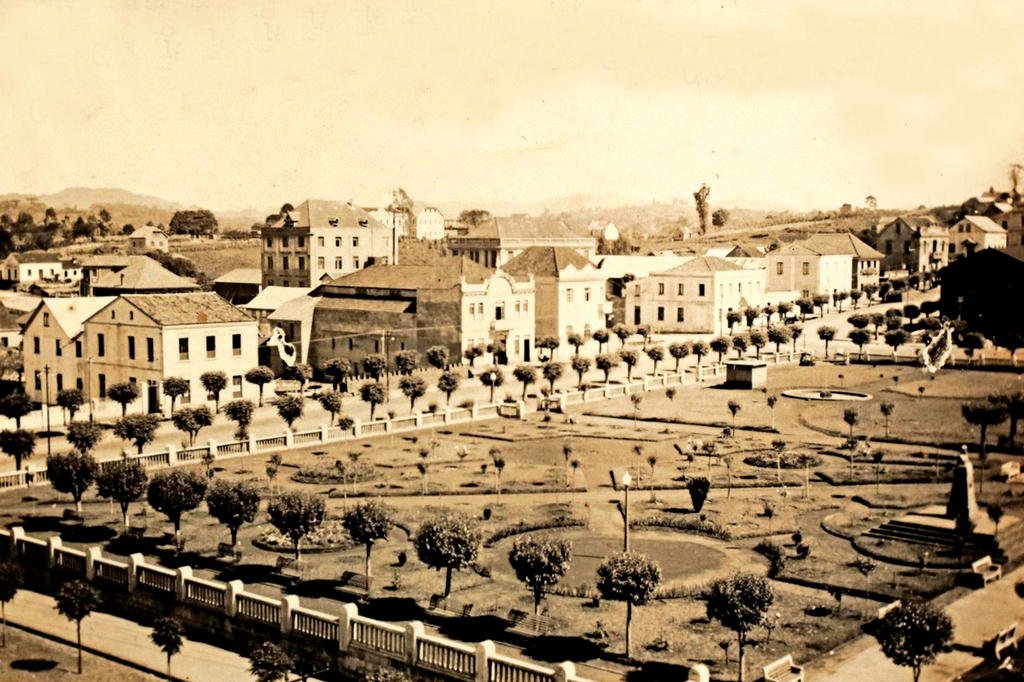 Livro com fotos e dados inéditos sobre a história de Guaporé será ...