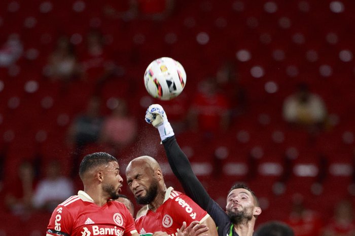 A sequência do Inter que foi interrompida pelo Juventude de Celso Roth ...